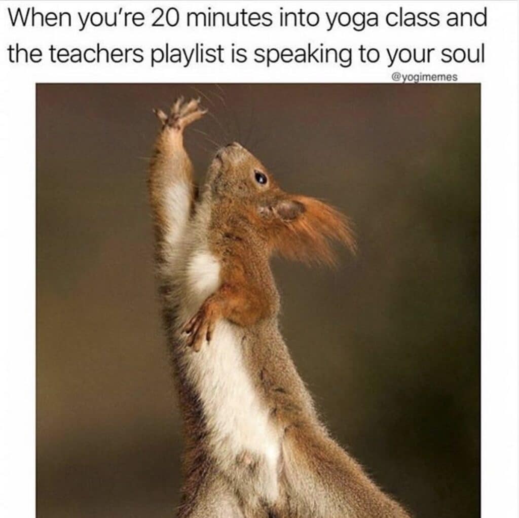 10 memes rigolos sur le yoga – Yogamatata